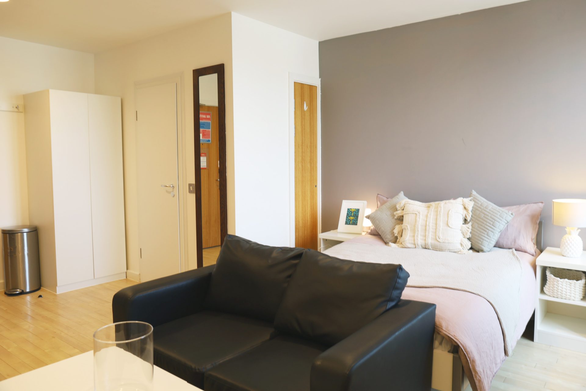 Premium 3 Studios in London | Stuhomes
